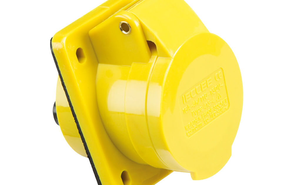 Knightsbridge 110V IP44 16A Angled Panel Mount 2P+E – Homefix DIY