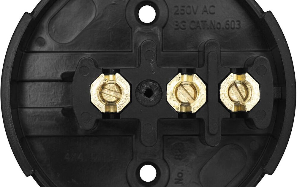 BG Junction Box 3 Way 30A 3.5″/89mm Diameter Brown – Homefix DIY