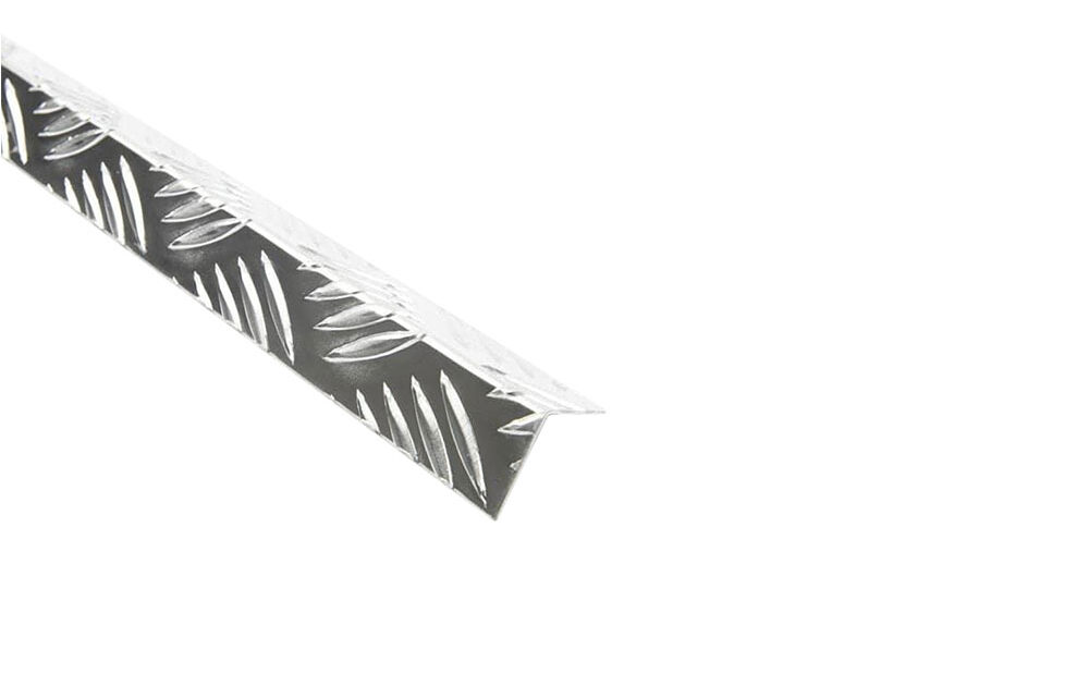 Rothley Equal Checker Plate Angle Profile 29.5×29.5x1000mm – Homefix DIY