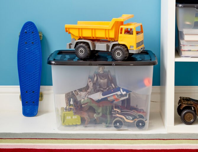 Strata Curve Storage Box Black/Clear 65lt – Homefix DIY