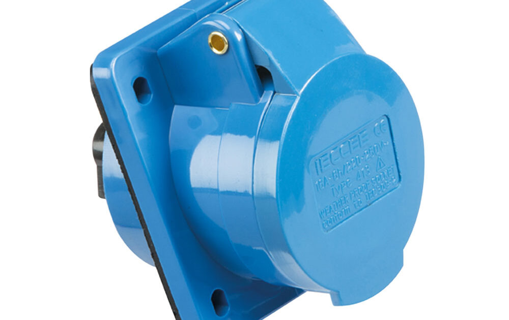 Knightsbridge 240V IP44 16A Angled Panel Mount Socket 2P+E – Homefix DIY